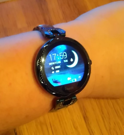 Ladies Smartwatch Elegant Timepiece - Life Changing Products