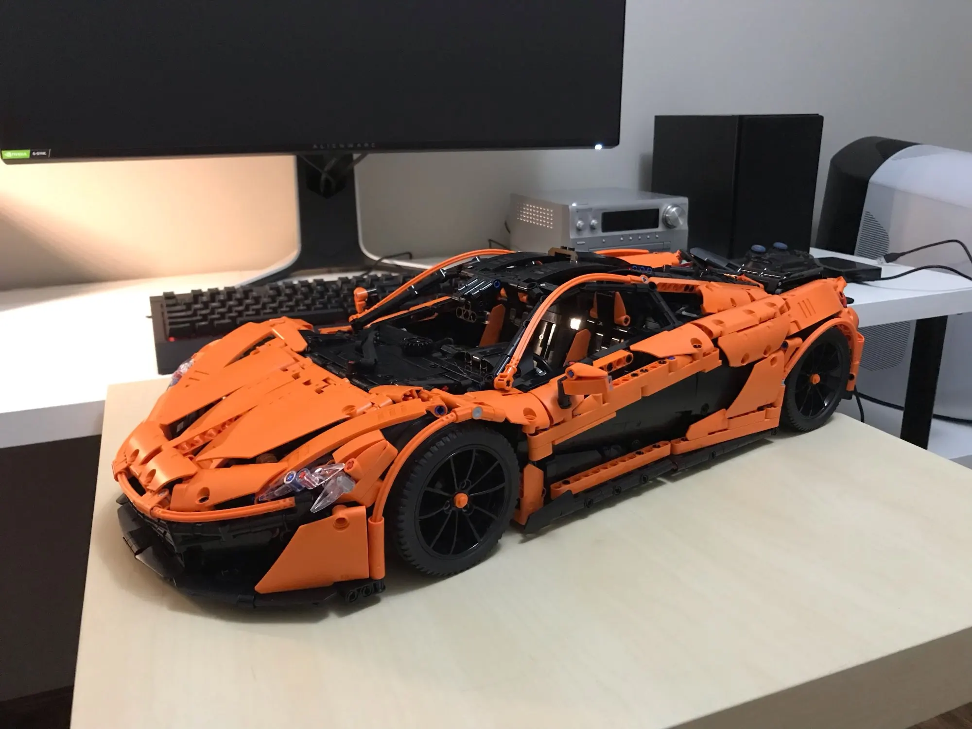 Mould King 13090 McLaren P1 Technic 13090 Super Hyper Race Car 1:8 With Motor 3302Pcs Building ...