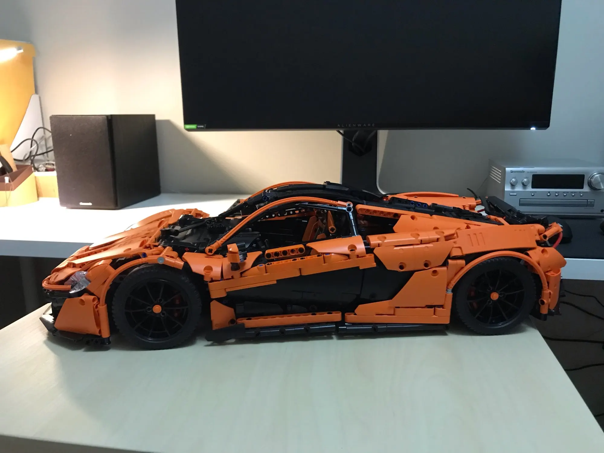 Mould King 13090 McLaren P1 Technic 13090 Super Hyper Race Car 1:8 With Motor 3302Pcs Building ...