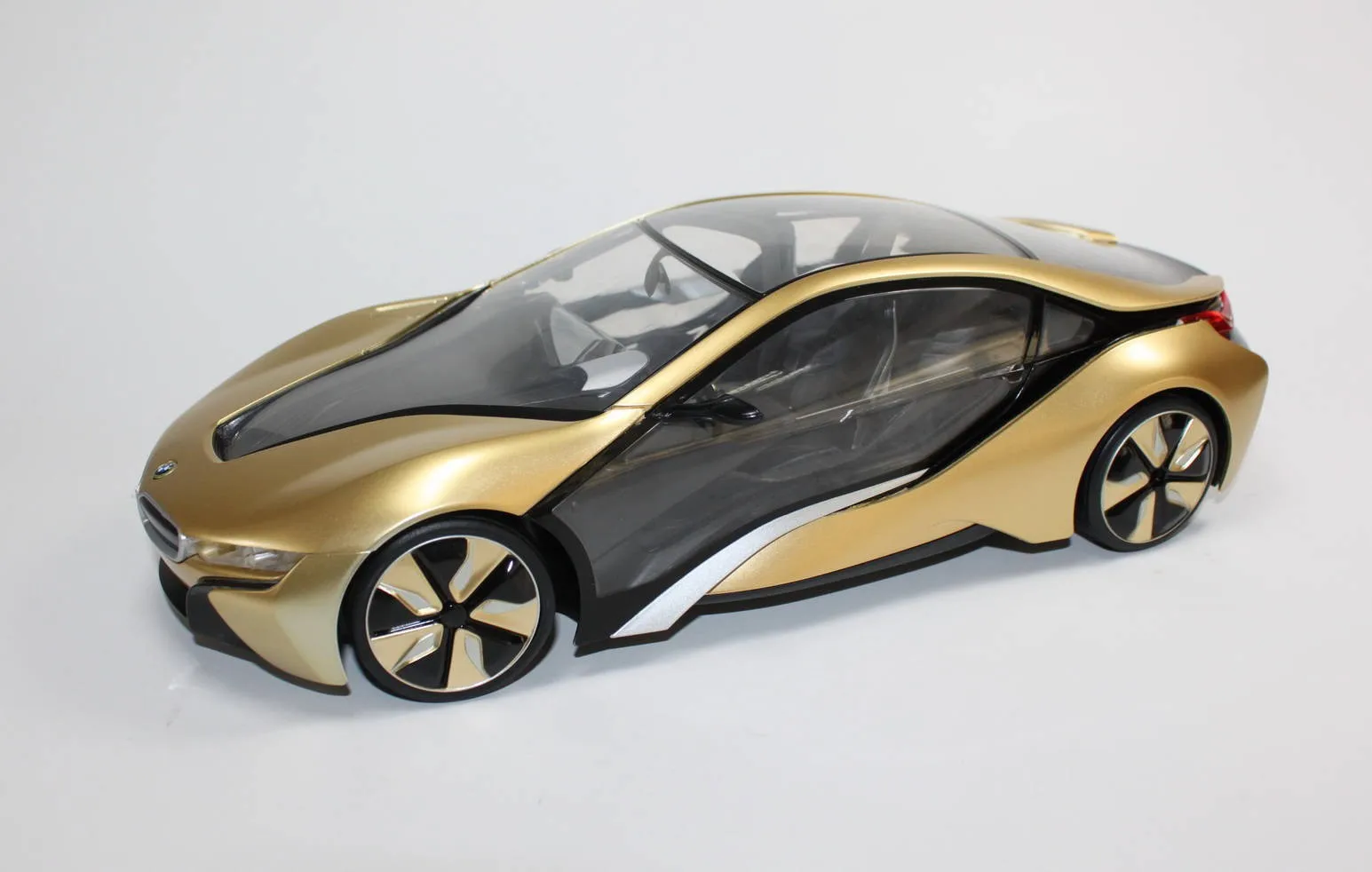Gold Bmw I8
