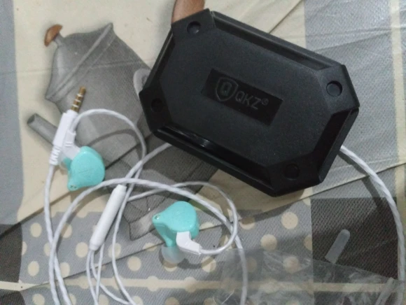 Fone de Ouvido In-Ear QKZ AK6 + Case Brinde