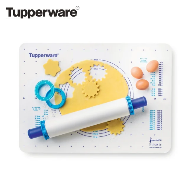 Tupperware Rolling Pin And Mat