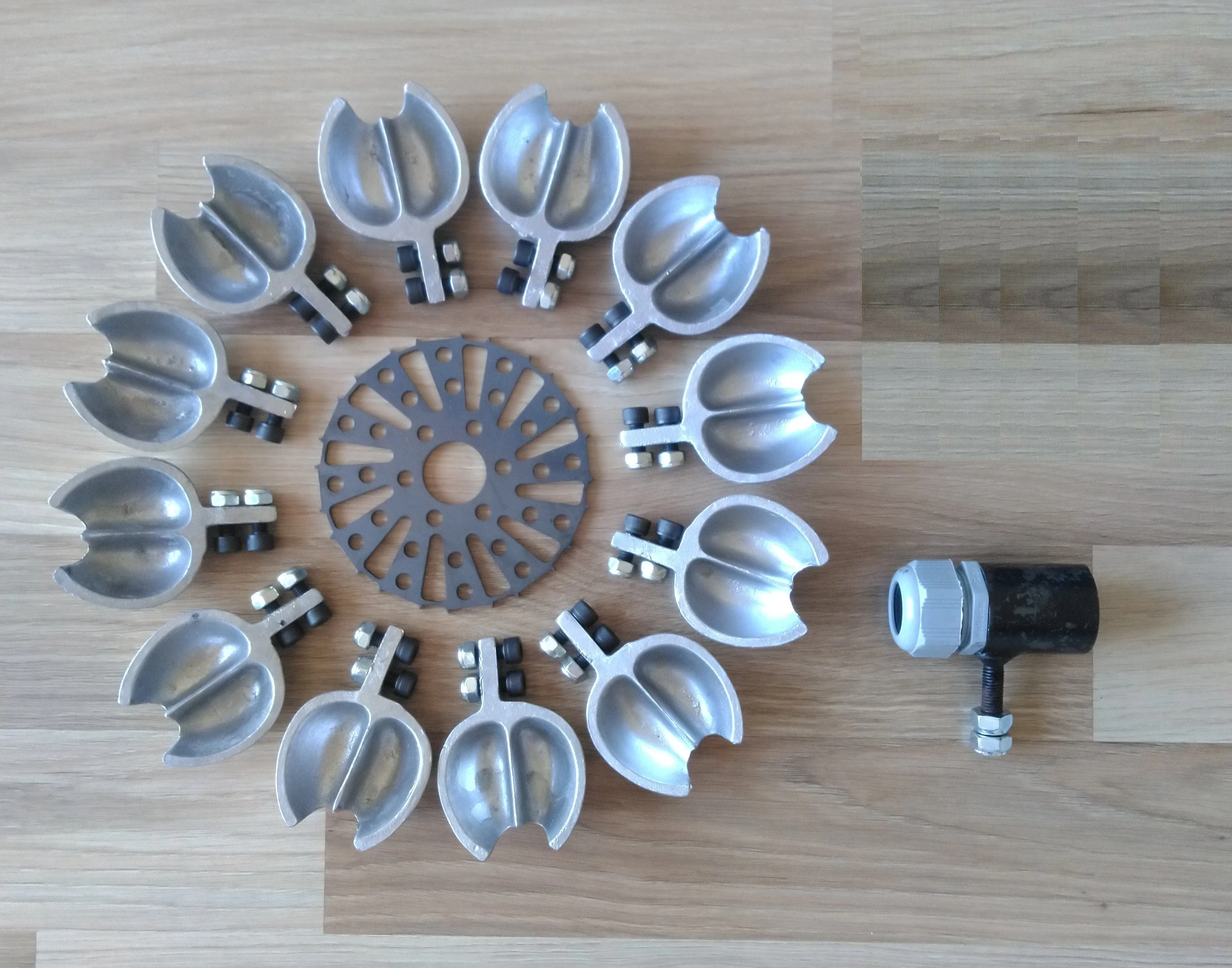 Pelton Water Turbine Wheel With 12 Aluminum Spoon, External Diameter ...