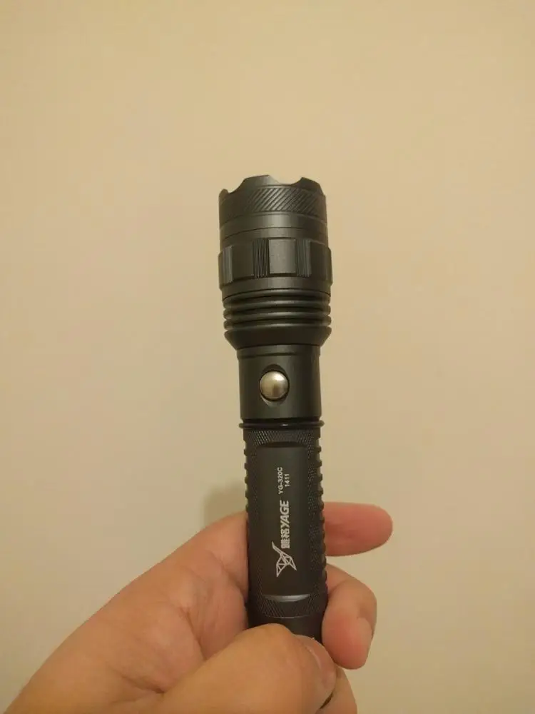 Zoomable Waterproof LED Military Flashlight