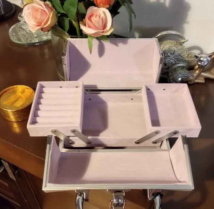 Makeup Kit Box Lockable Organizer - Life Changing Products