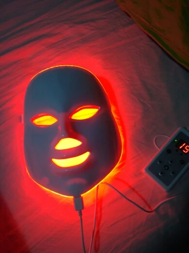 LED Face Mask Light Therapy - Life Changing Products