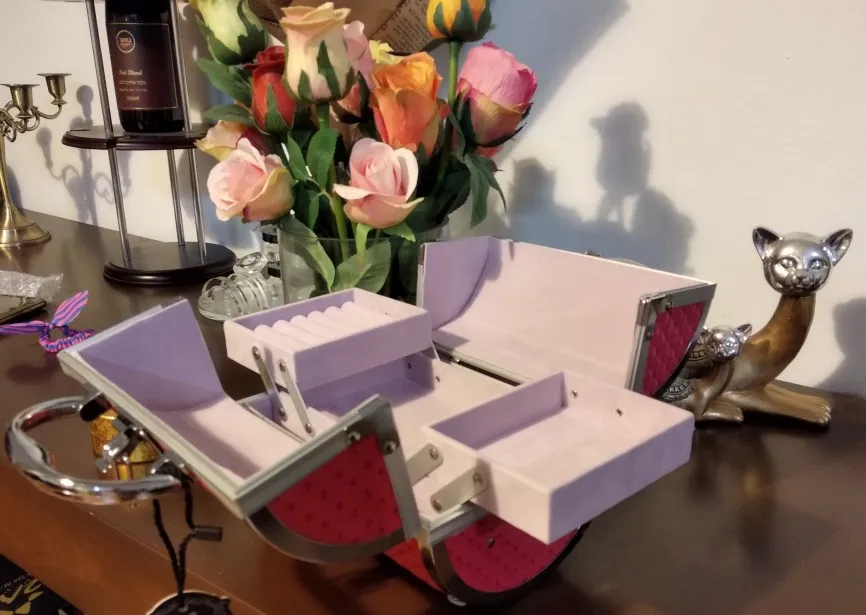 Makeup Kit Box Lockable Organizer - Life Changing Products