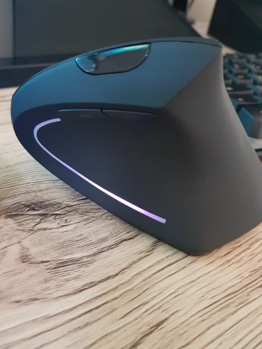 Ergonomic Wireless Vertical Mouse - Life Changing Products