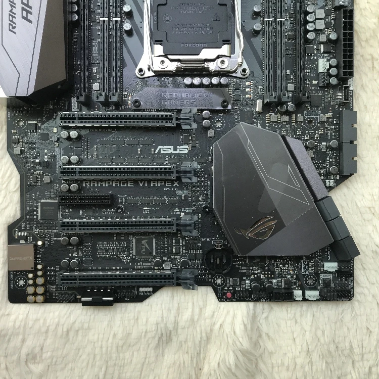 Разъем LGA 2066 используется для Asus ROG RAMPAGE VI APEX R6A ...