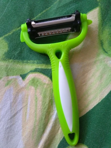 Multi-Functional 360° Rotary 4-in-1 Vegetable Peeler - Life Changing ...