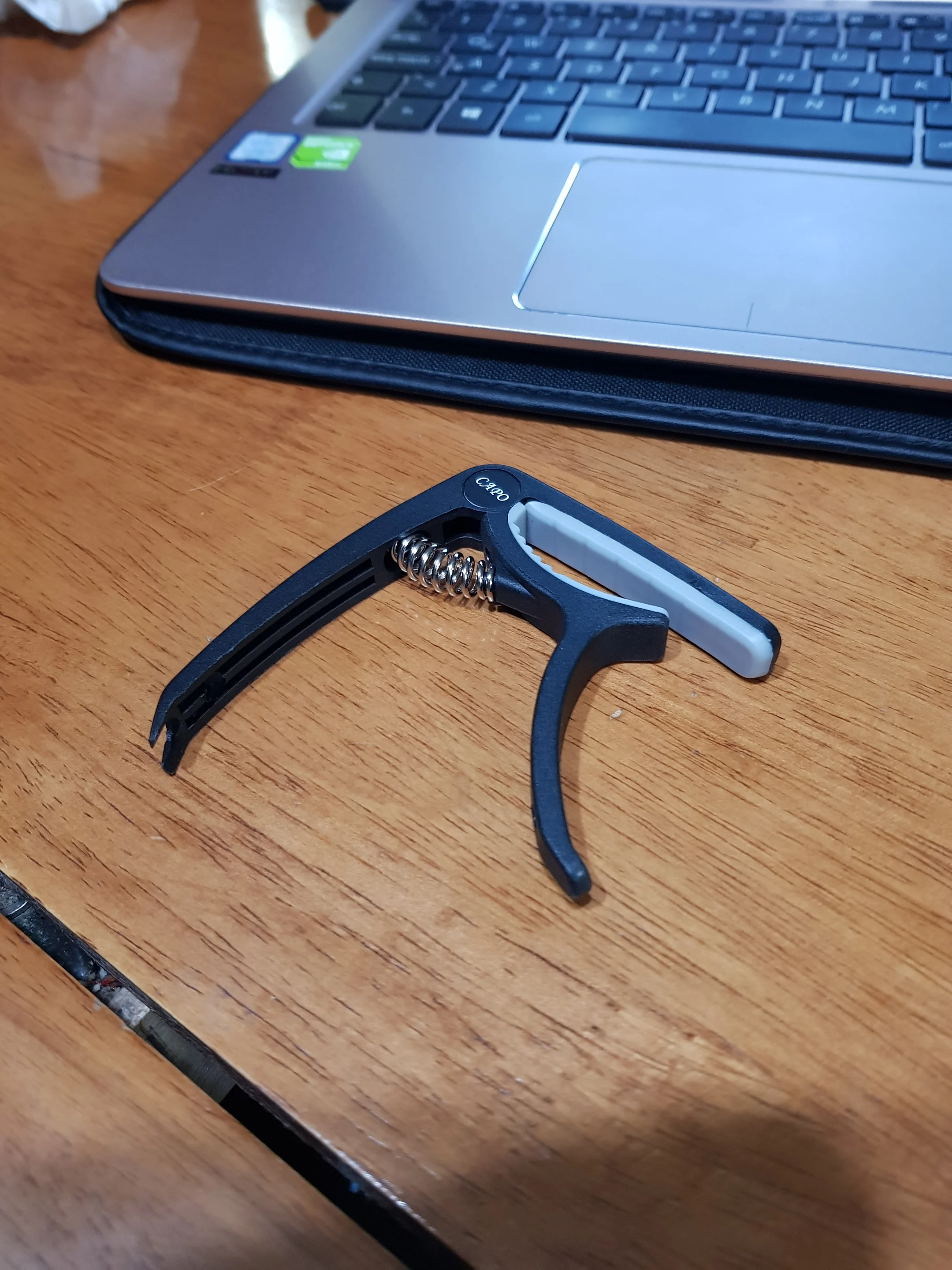 Basic Spring Clamp Capo - Plastic Body in 3 Colors with Bridge Pin ...