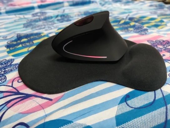 Ergonomic Wireless Vertical Mouse - Life Changing Products