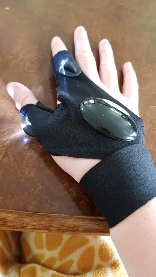 LED Flashlight Gloves - Life Changing Products