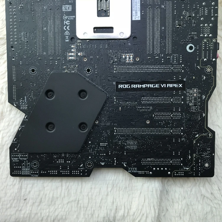 Разъем LGA 2066 используется для Asus ROG RAMPAGE VI APEX R6A ...