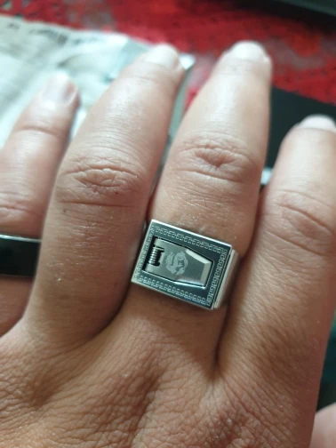 Hidden Blade Ring Weapon - Life Changing Products