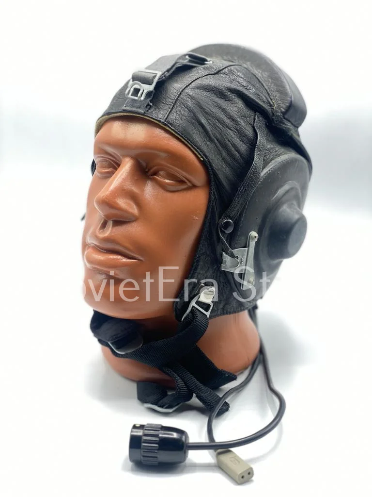 Capacete de Aviação Antigo: Um Símbolo de História e Estilo Militar