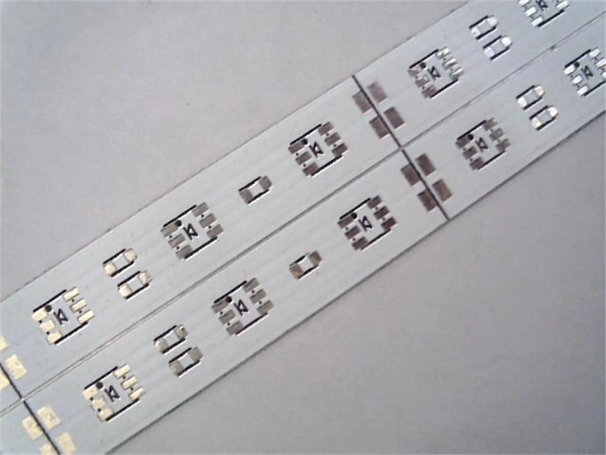 Aluminum-PCB-for-Bulb-Lighting-for-0603-1204-5730-7530-with-Pressure ...