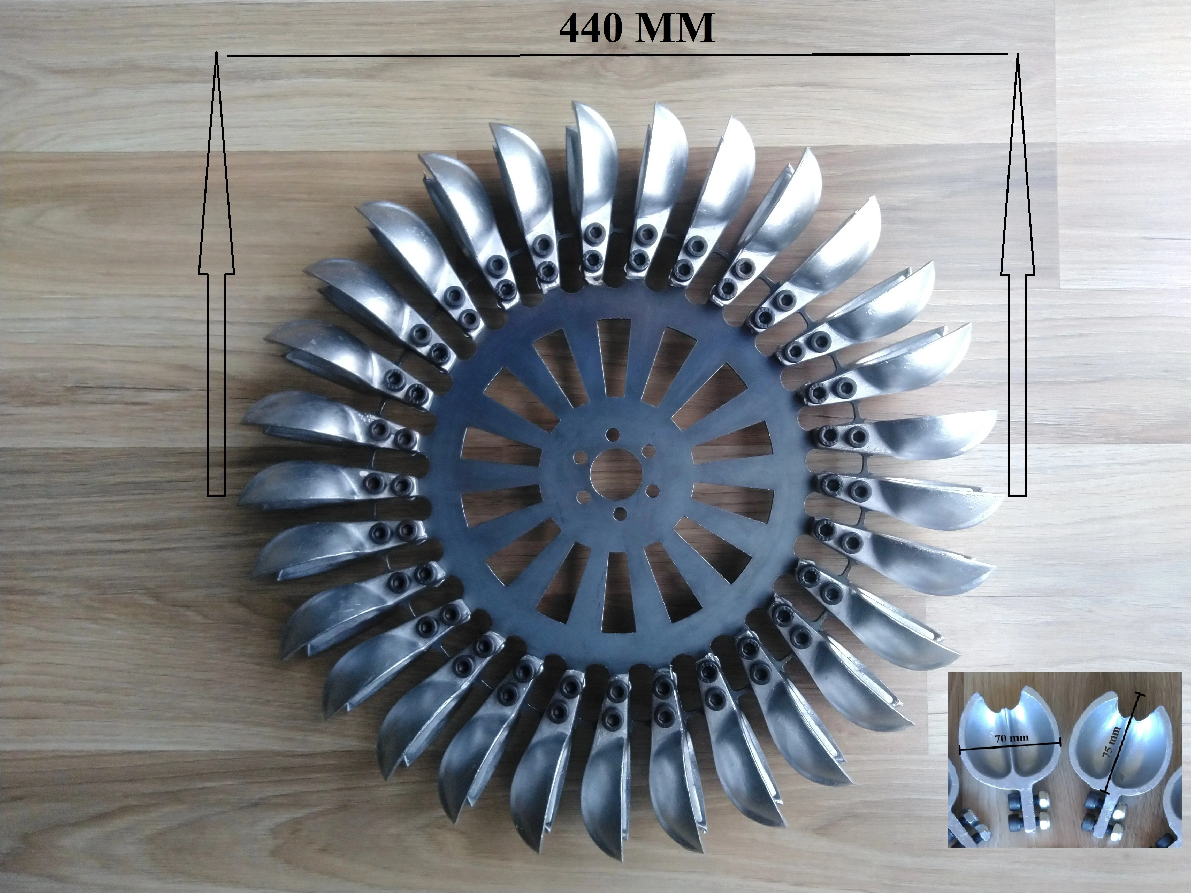 Pelton-Water-Turbine-Wheel-With-29-Aluminum-Spoon-External-Diameter-440 ...